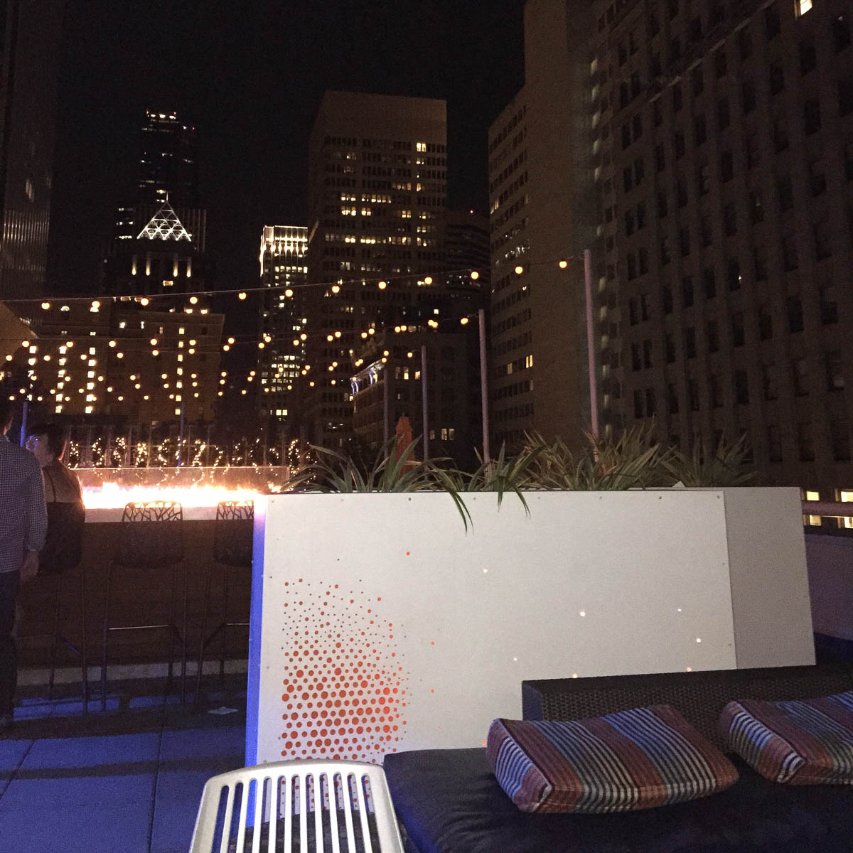 Frolik, a lounge on a rooftop - Mon Petit Seattle