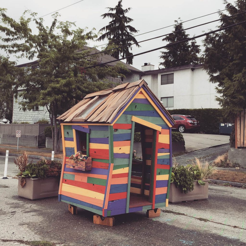 Colorful houses around Seattle - Mon Petit Seattle